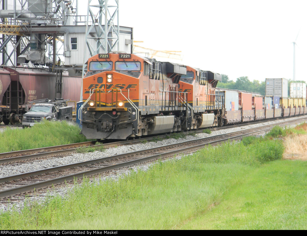 BNSF 7221